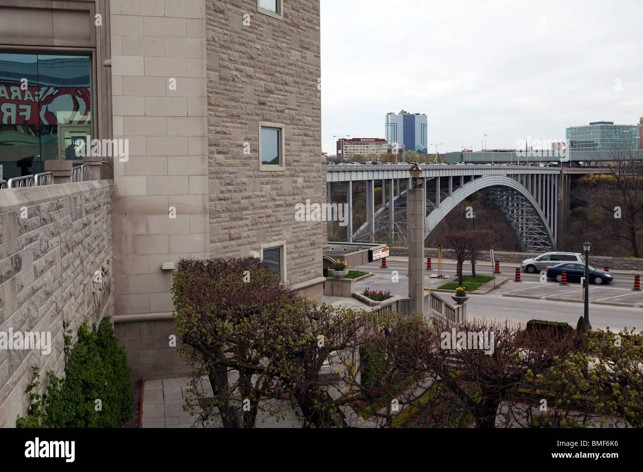 Rainbow bridge border between canada hi-res stock photography and ...