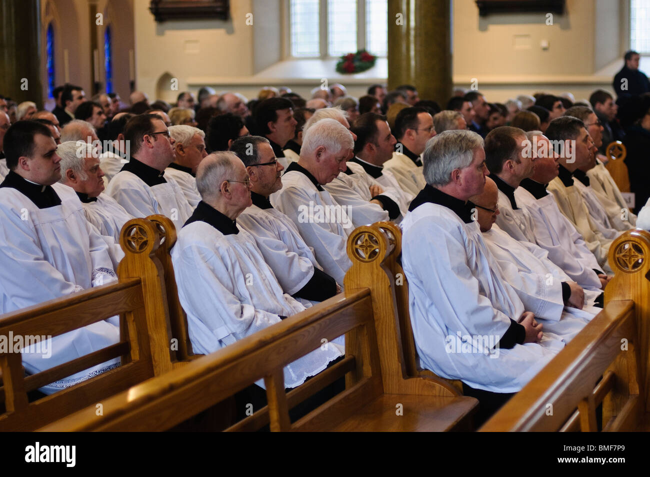 Bishops robes hi-res stock photography and images - Alamy