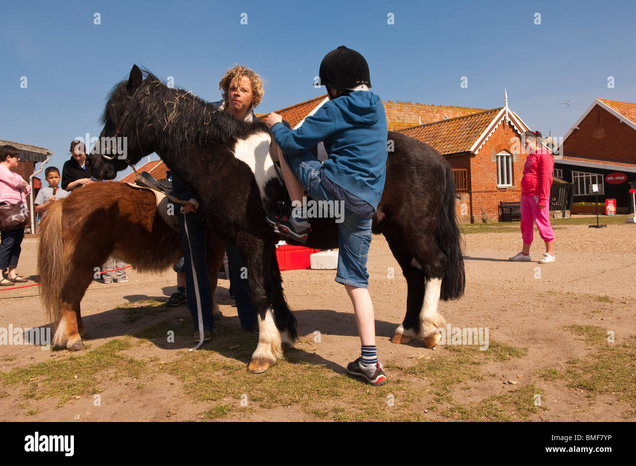 Pony ride hi-res stock photography and images - Alamy