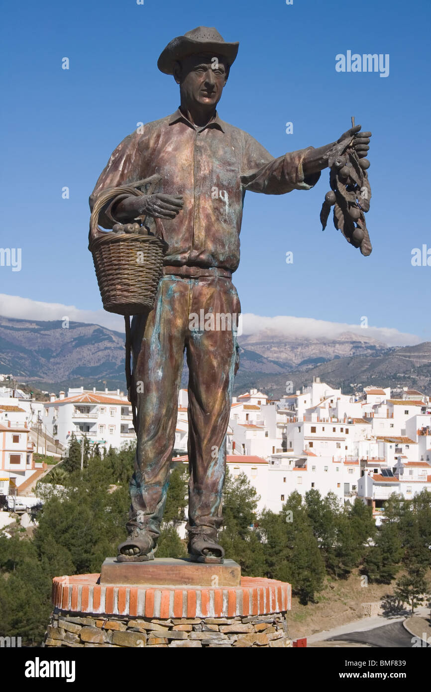 Sayalonga, Axarquia Region, Spain. Statue dedicated to the men and ...