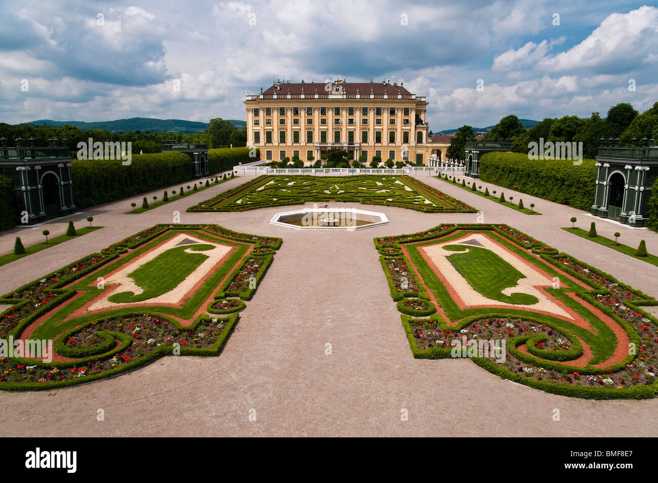 Habsburg palace hi-res stock photography and images - Alamy