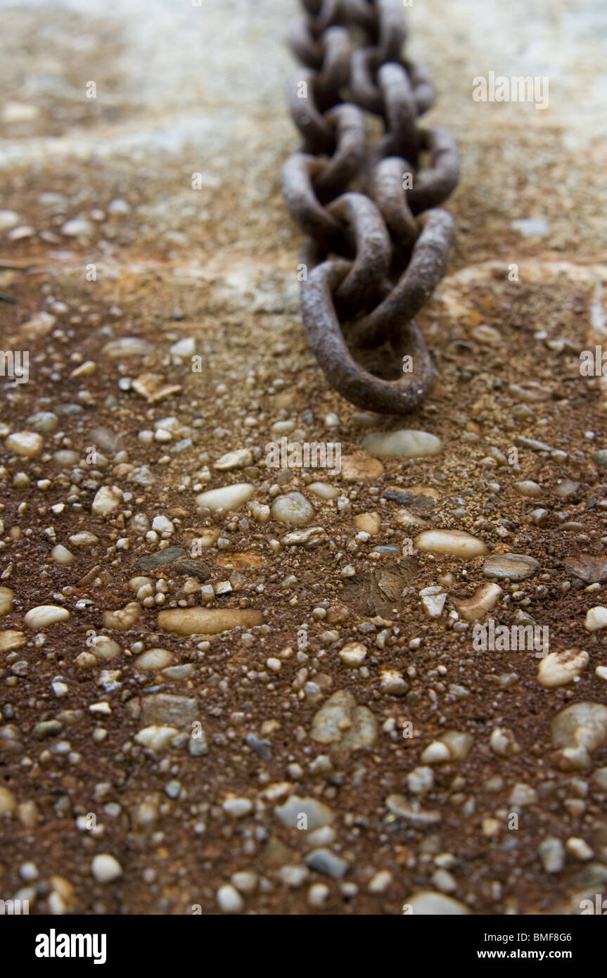rusty old metal chain Stock Photo - Alamy