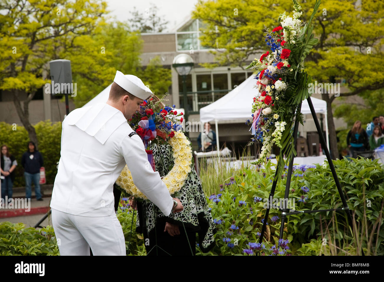 Veteran soldiers remembrance service hi-res stock photography and ...