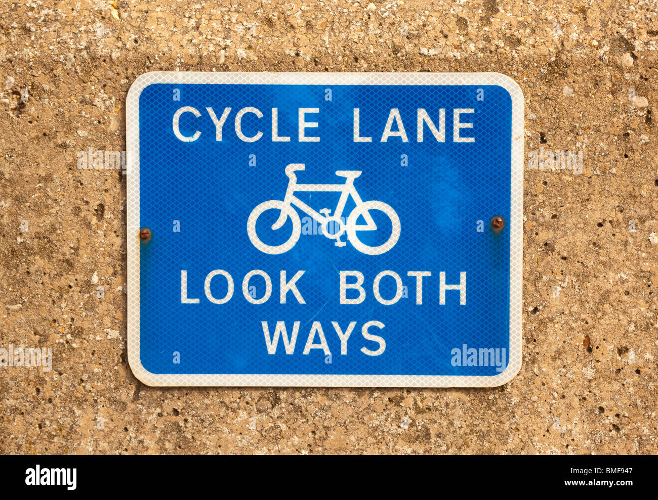 Cycle lane sign hi-res stock photography and images - Alamy