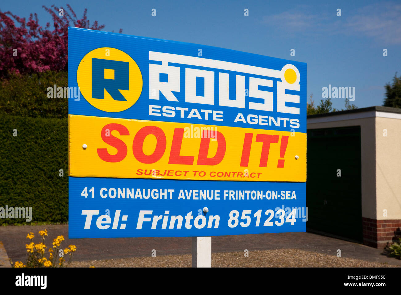 Sold homes uk hi-res stock photography and images - Alamy