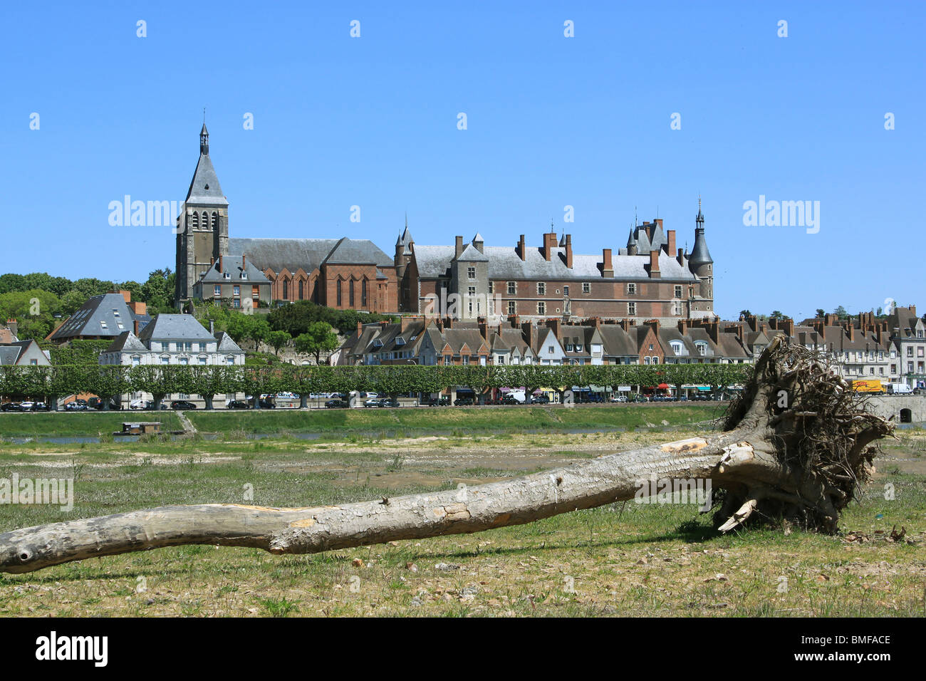 town of gien, its castle and its river the Loire Stock Photo - Alamy