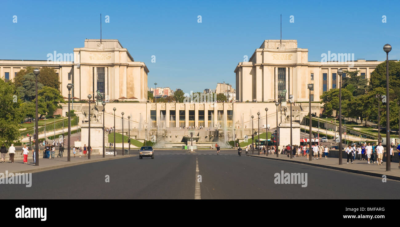 Palais de chaillot exterior hi-res stock photography and images - Alamy