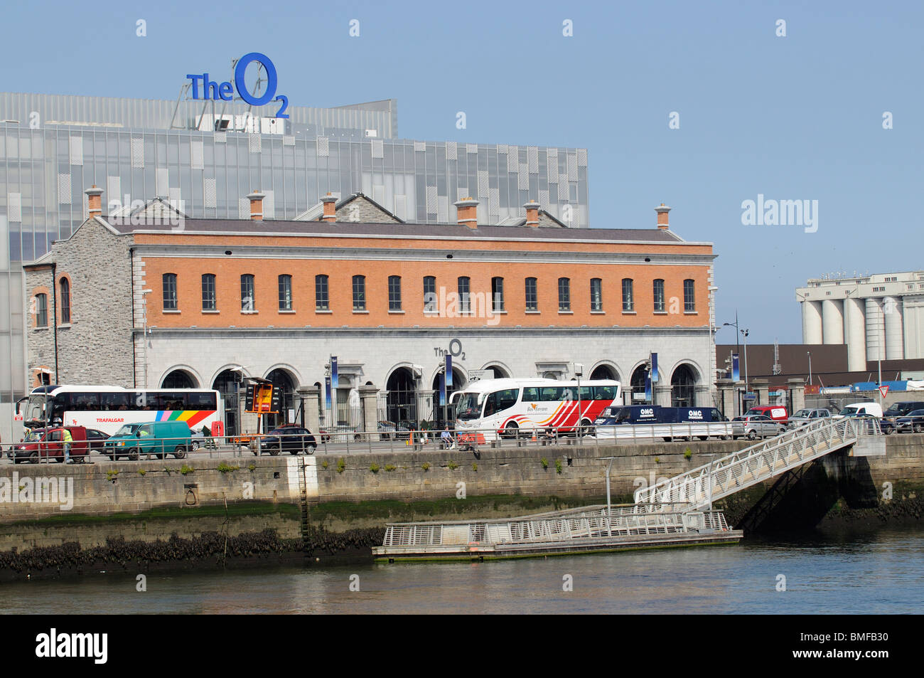 O2 arena tour bus hi-res stock photography and images - Alamy