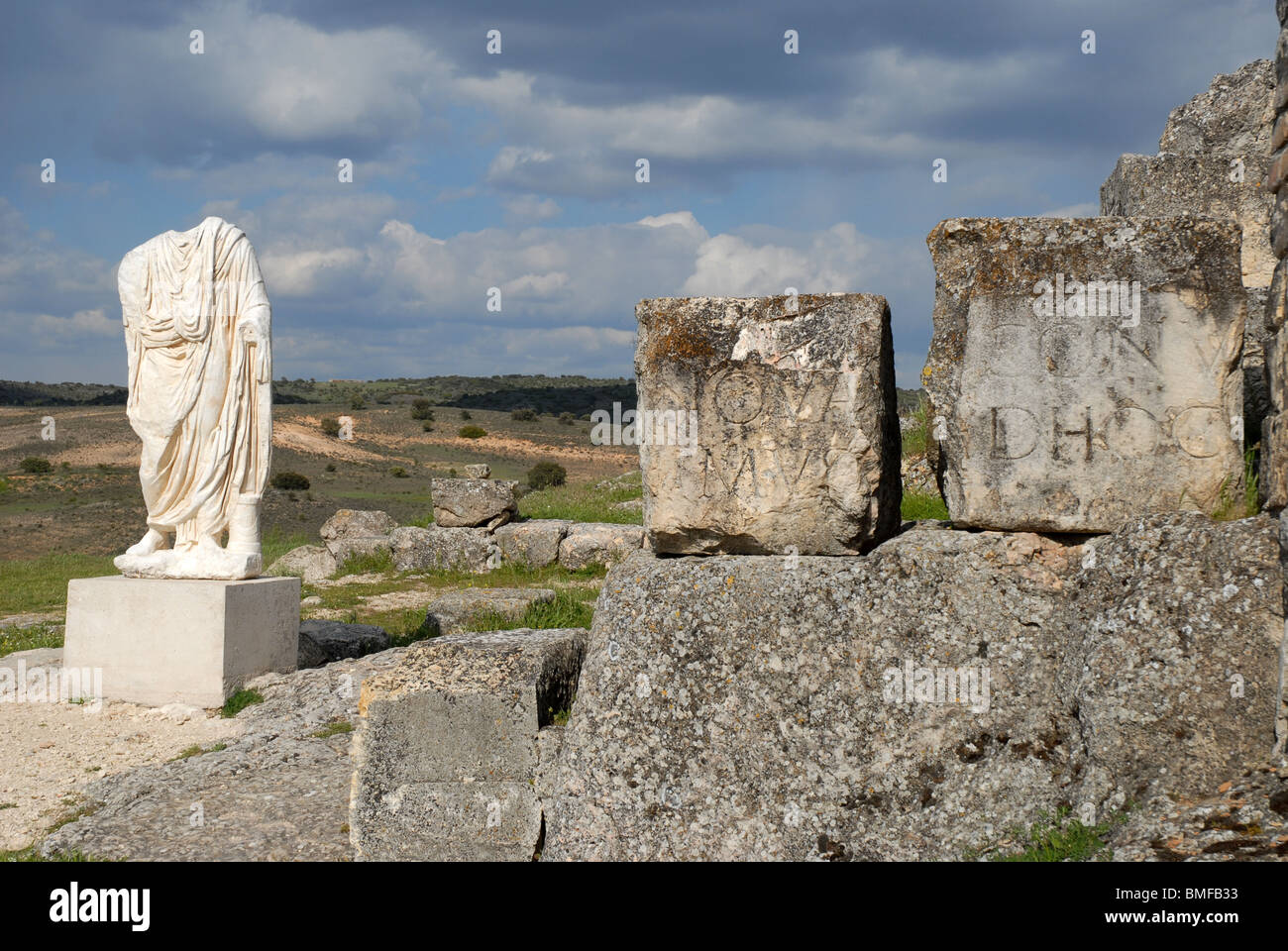 Roman statue in colour hi-res stock photography and images - Alamy