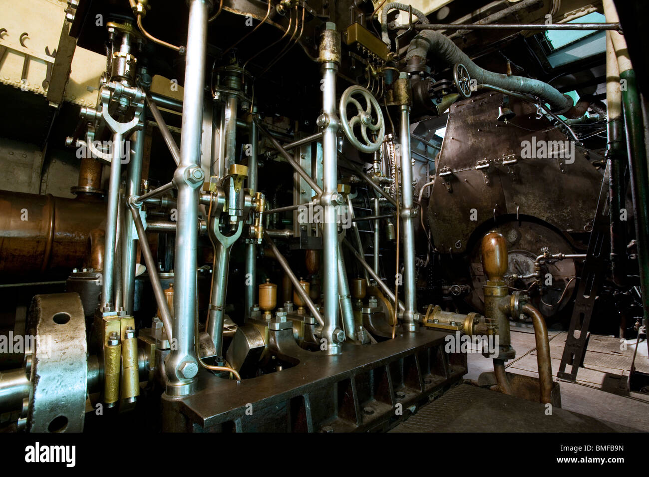 Power plant engine room of 1900 diesel ship Stock Photo - Alamy