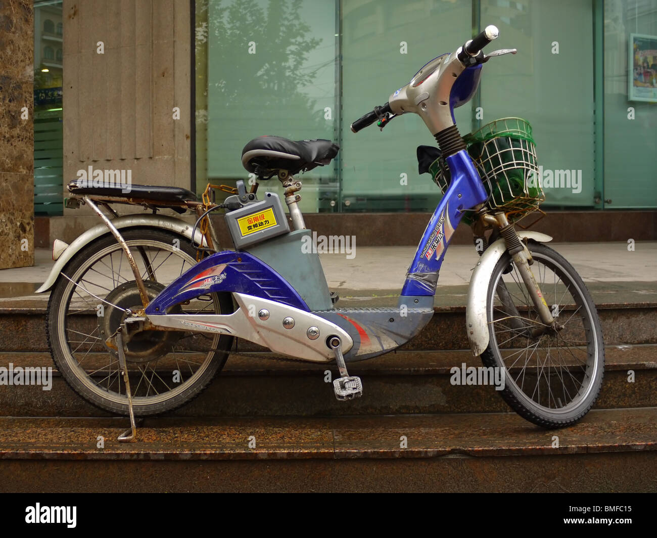 Parked motobike hi-res stock photography and images - Alamy