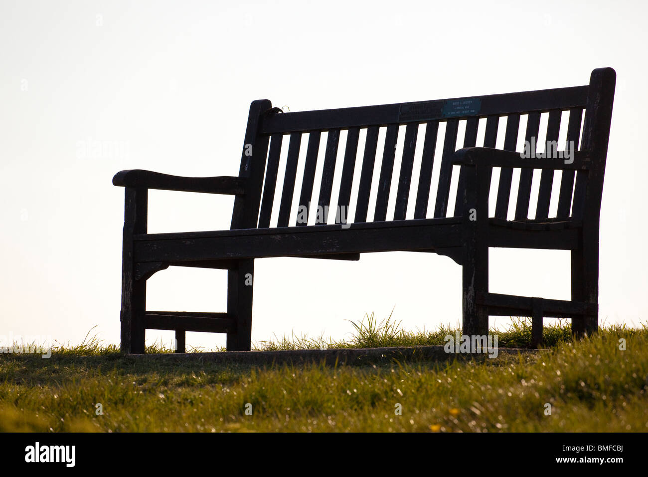 public park bench Stock Photo - Alamy