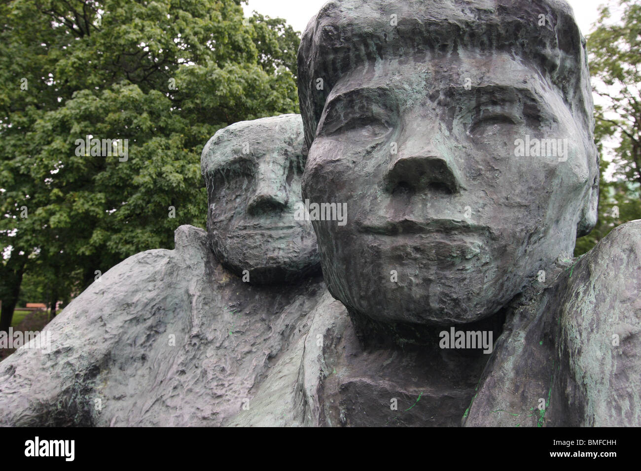 Sculpture symbolising friendship hi-res stock photography and images ...
