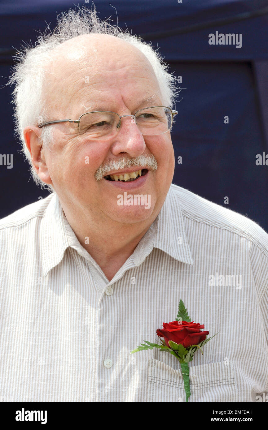 Weather presenter michael fish hi-res stock photography and images - Alamy