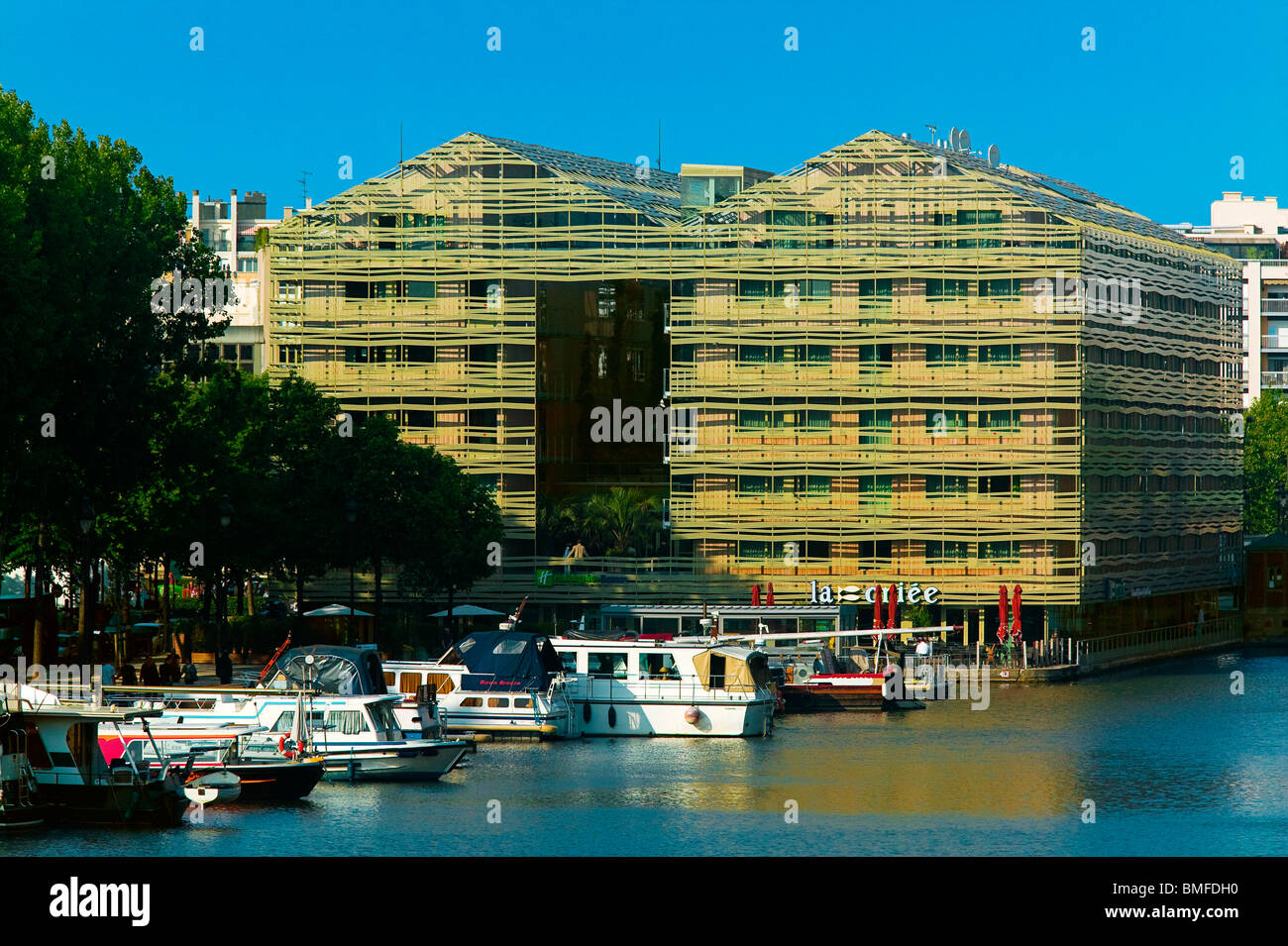 Youth hostel france hi-res stock photography and images - Alamy
