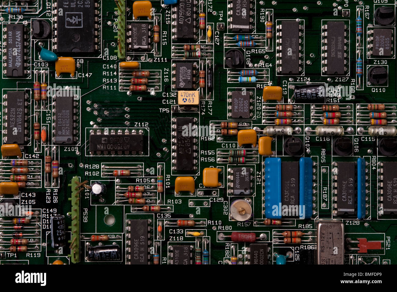 Complex electrical circuits hi-res stock photography and images - Alamy