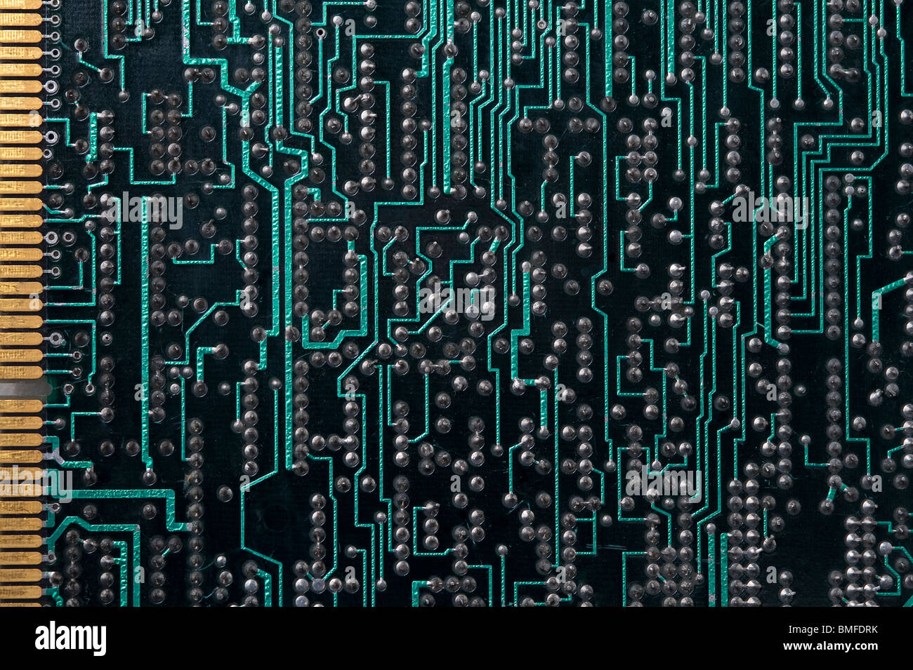 Complex electrical circuits hi-res stock photography and images - Alamy