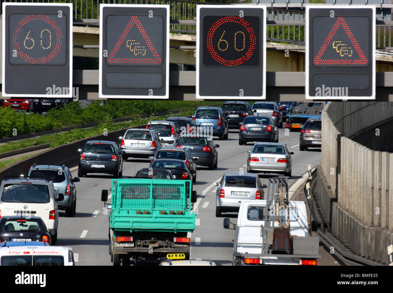 Digital traffic signs hi-res stock photography and images - Alamy