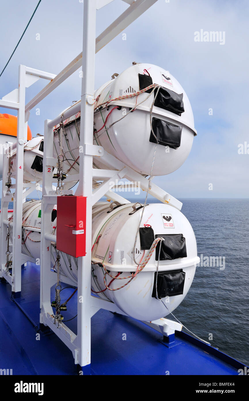 Inflatable liferaft hi-res stock photography and images - Alamy