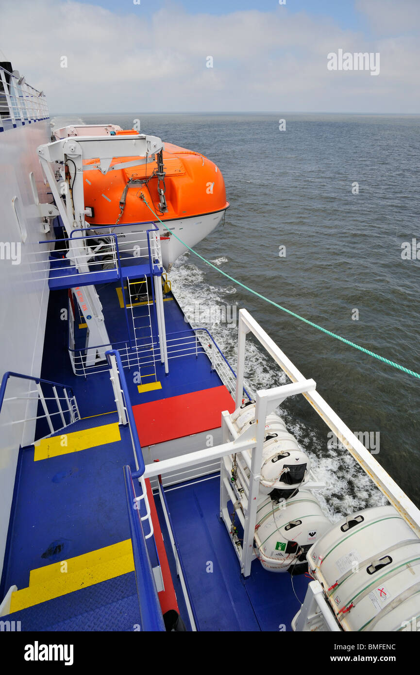 Inflatable liferaft hi-res stock photography and images - Alamy