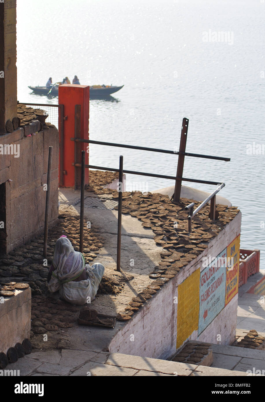 Dung bricks hi-res stock photography and images - Alamy