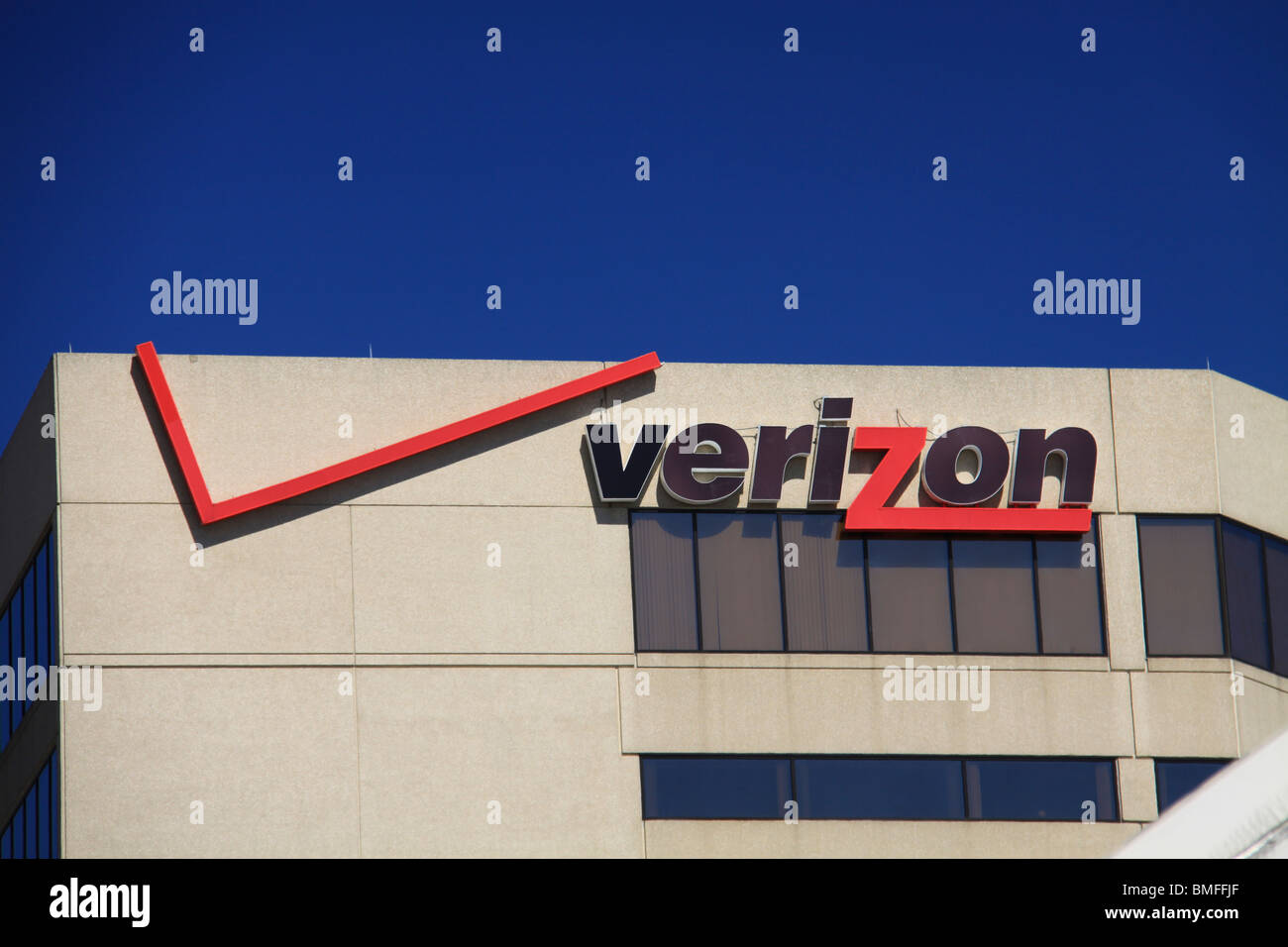 Verizon logo hi-res stock photography and images - Alamy