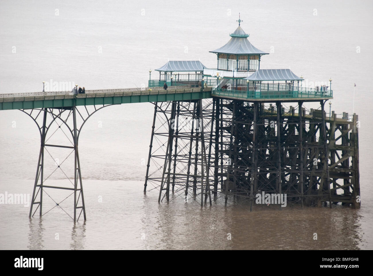 Clevedon victorian pleasure pier hi-res stock photography and images ...