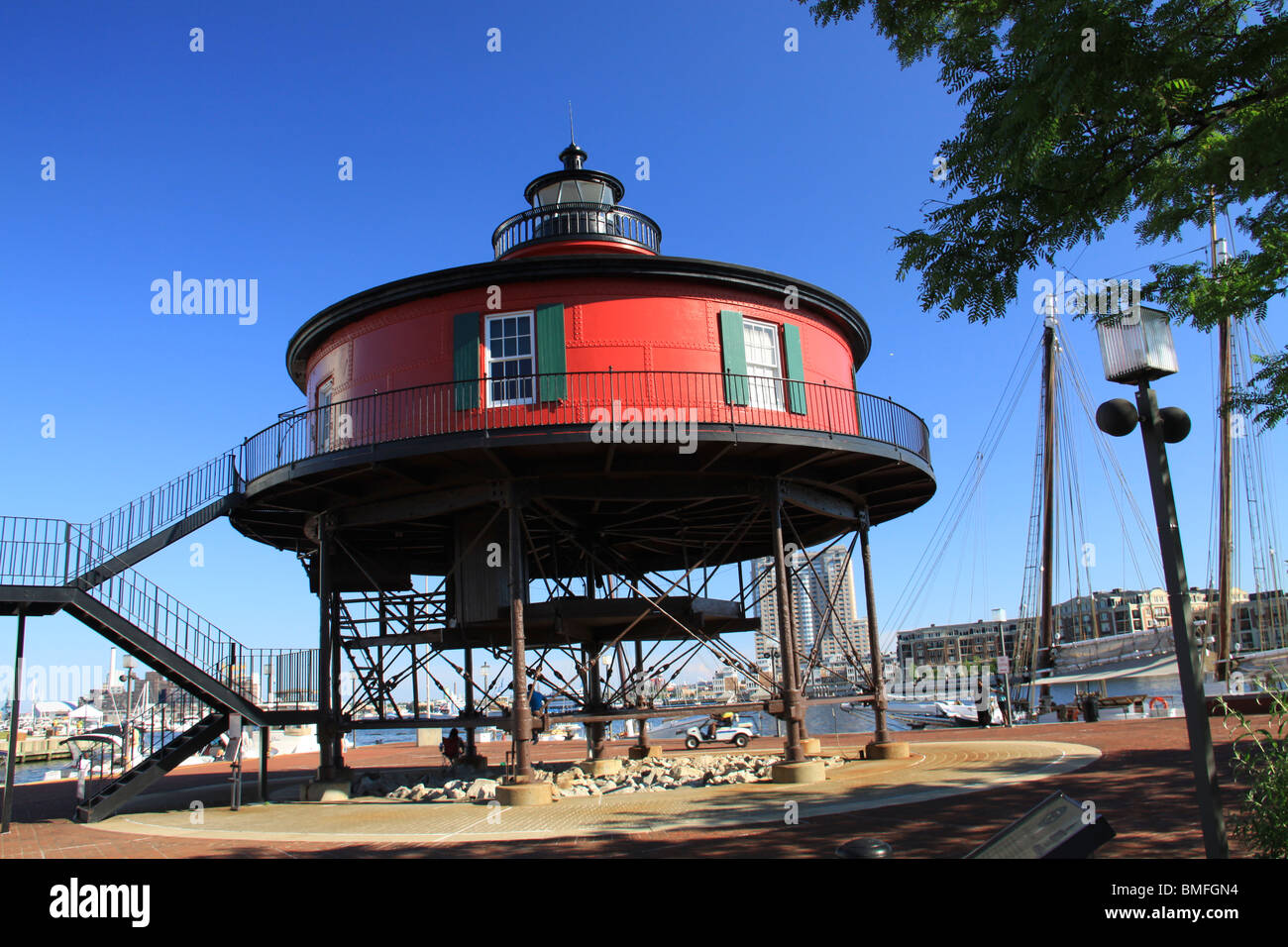 Baltimore harbor lighthouse hi-res stock photography and images - Alamy