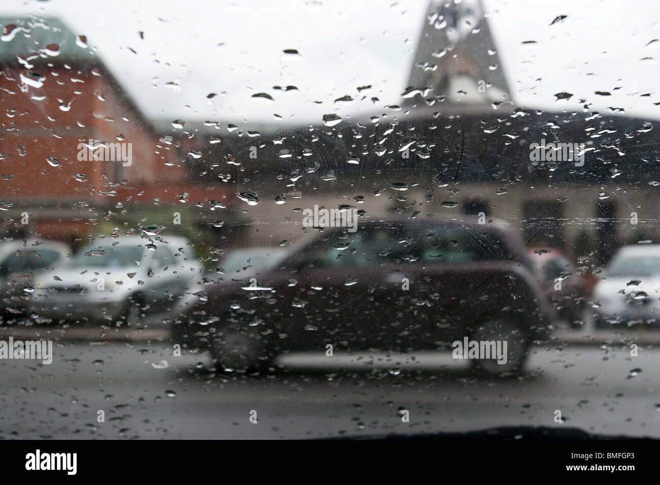 Car rain umbrella hi-res stock photography and images - Alamy
