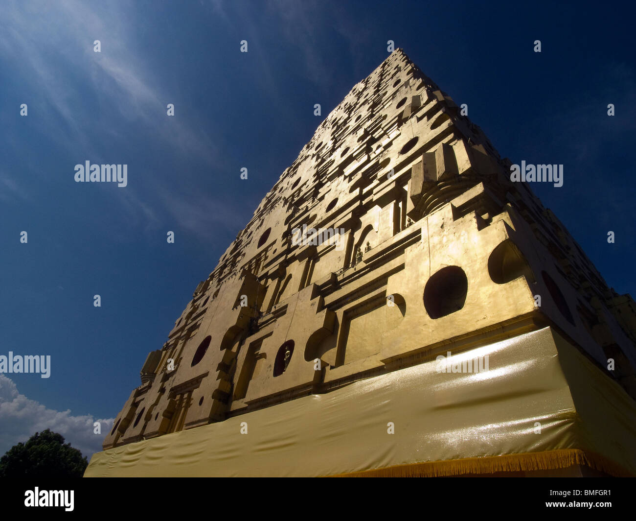 Luang phaw uttama hi-res stock photography and images - Alamy