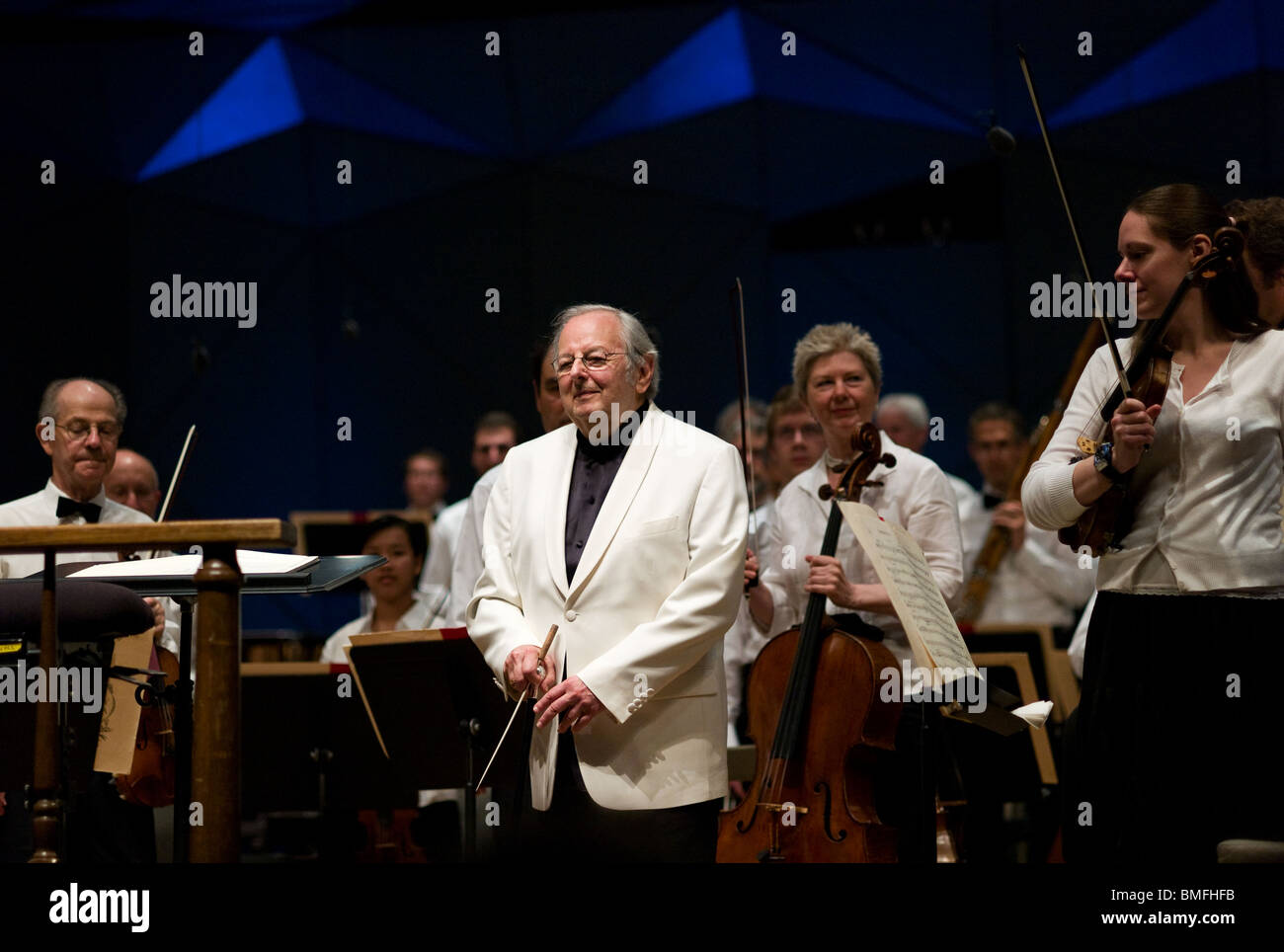 Conductor andre previn hi-res stock photography and images - Alamy