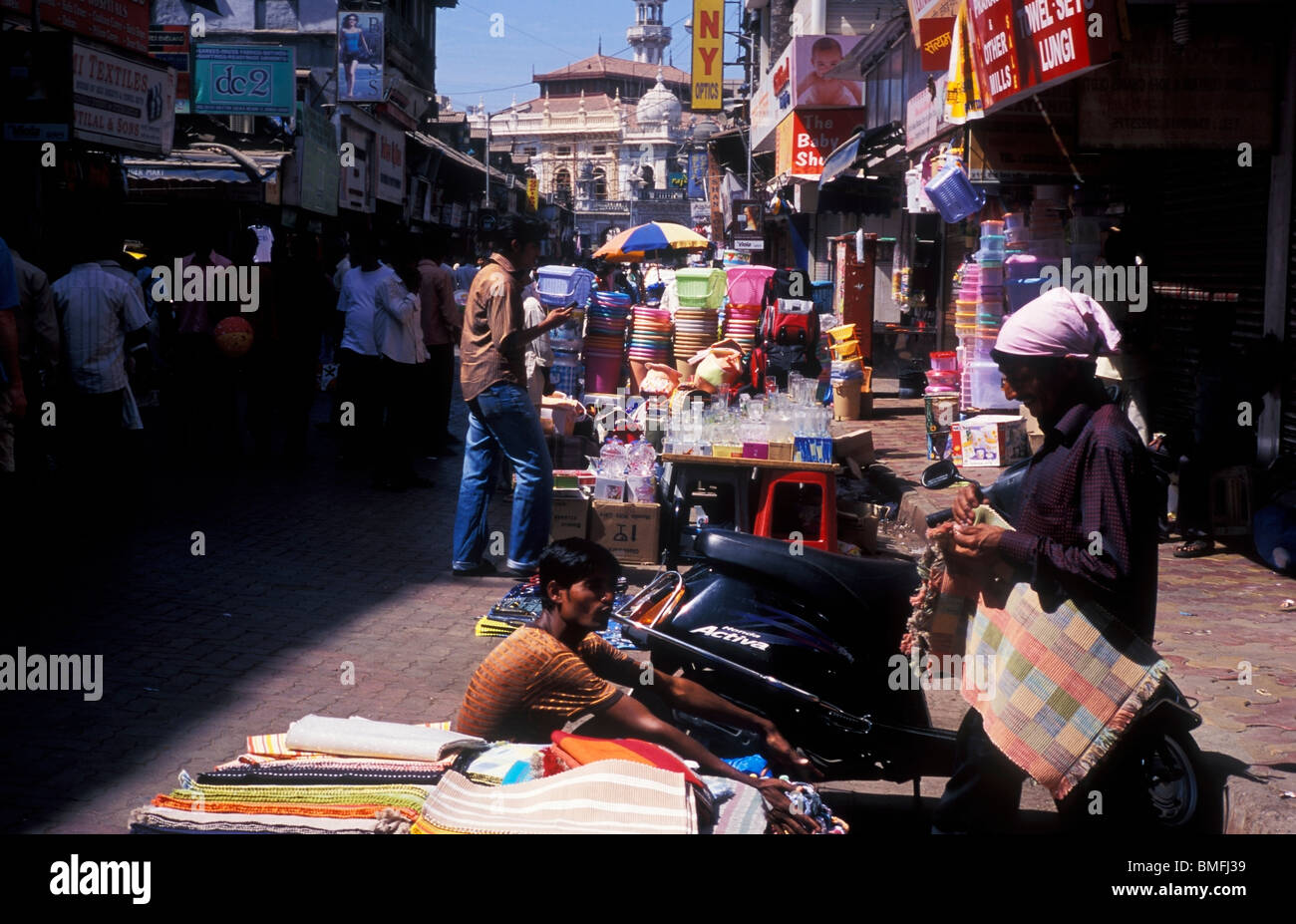 Street scene Mumbai India Stock Photo - Alamy