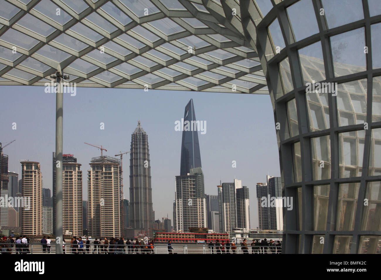 Bin Jiang Avenue, The Bund, Shanghai, China Stock Photo - Alamy