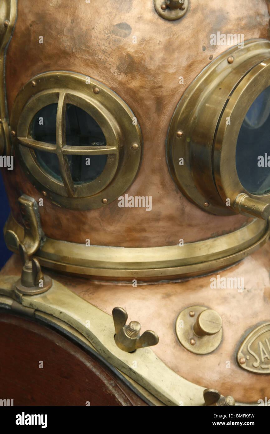 old style deep sea diving uniform Stock Photo - Alamy
