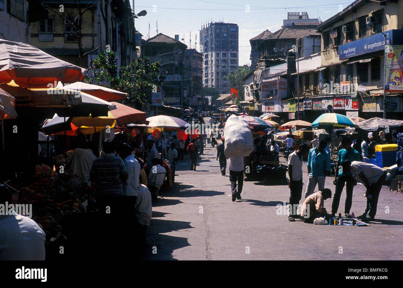 Street scene Mumbai India Stock Photo - Alamy