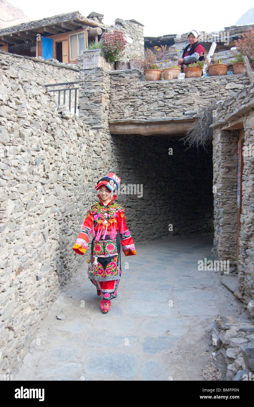 Tibetan and qiang culture hi-res stock photography and images - Alamy