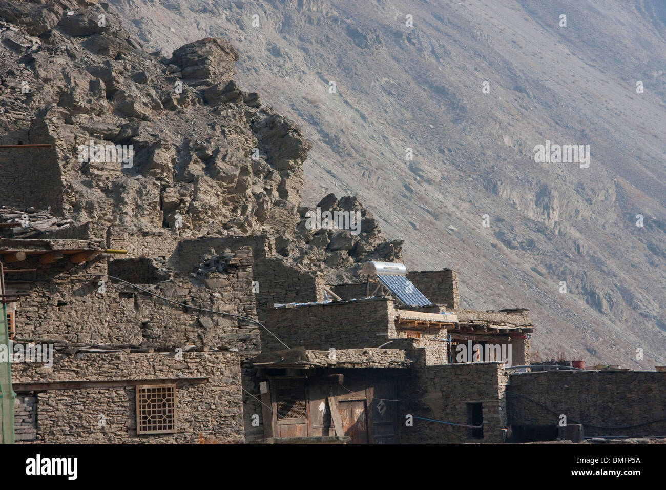 Damaged houses in Yingxiu after 2008 Sichuan Earthquake, Wenchuan ...