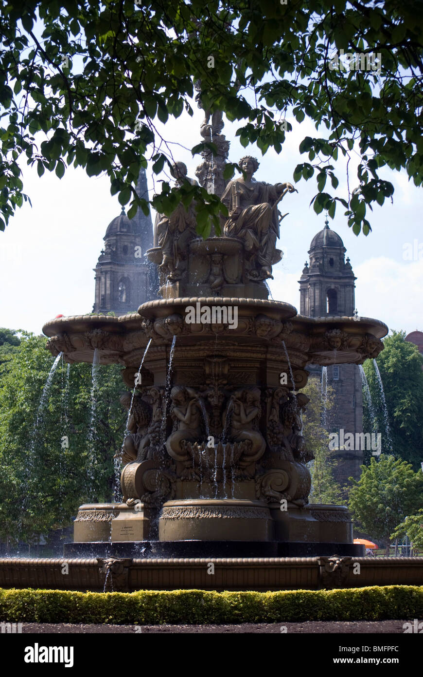 Princess and water street hi-res stock photography and images - Alamy