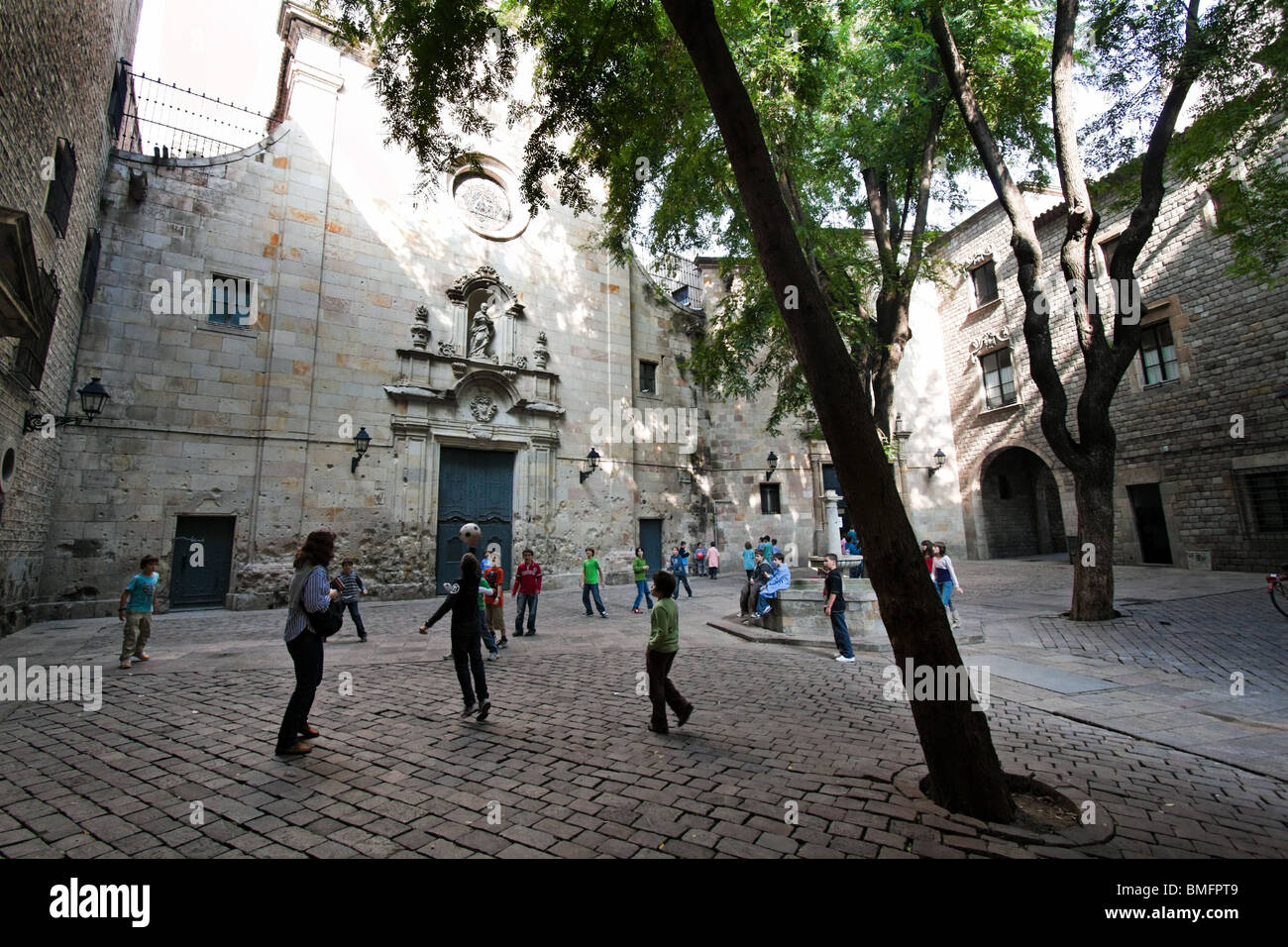 Barcelona Plaça Sant Felipe Neri Stock Photo - Alamy