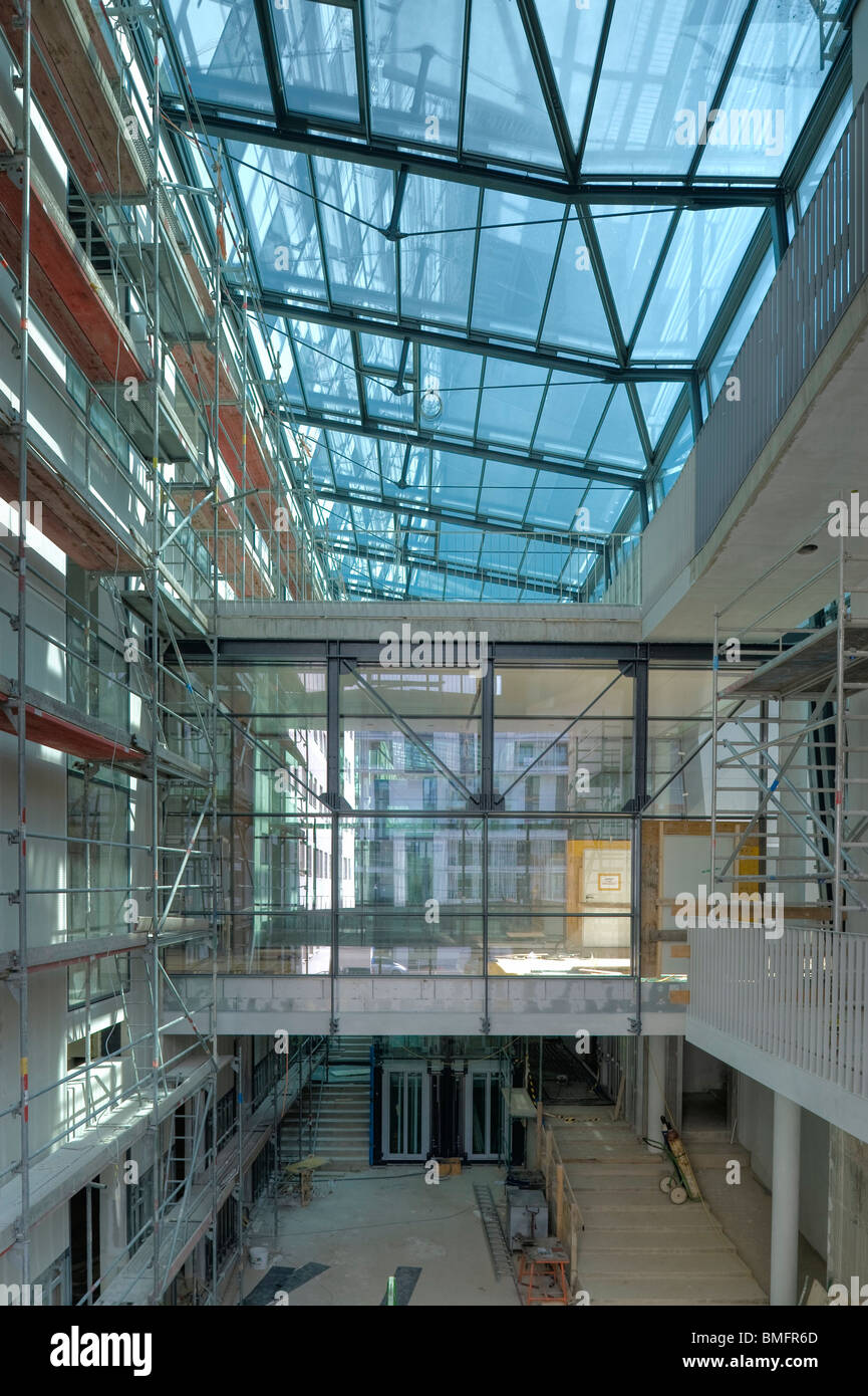 Altes akh sanierung und adaptierung hi-res stock photography and images ...