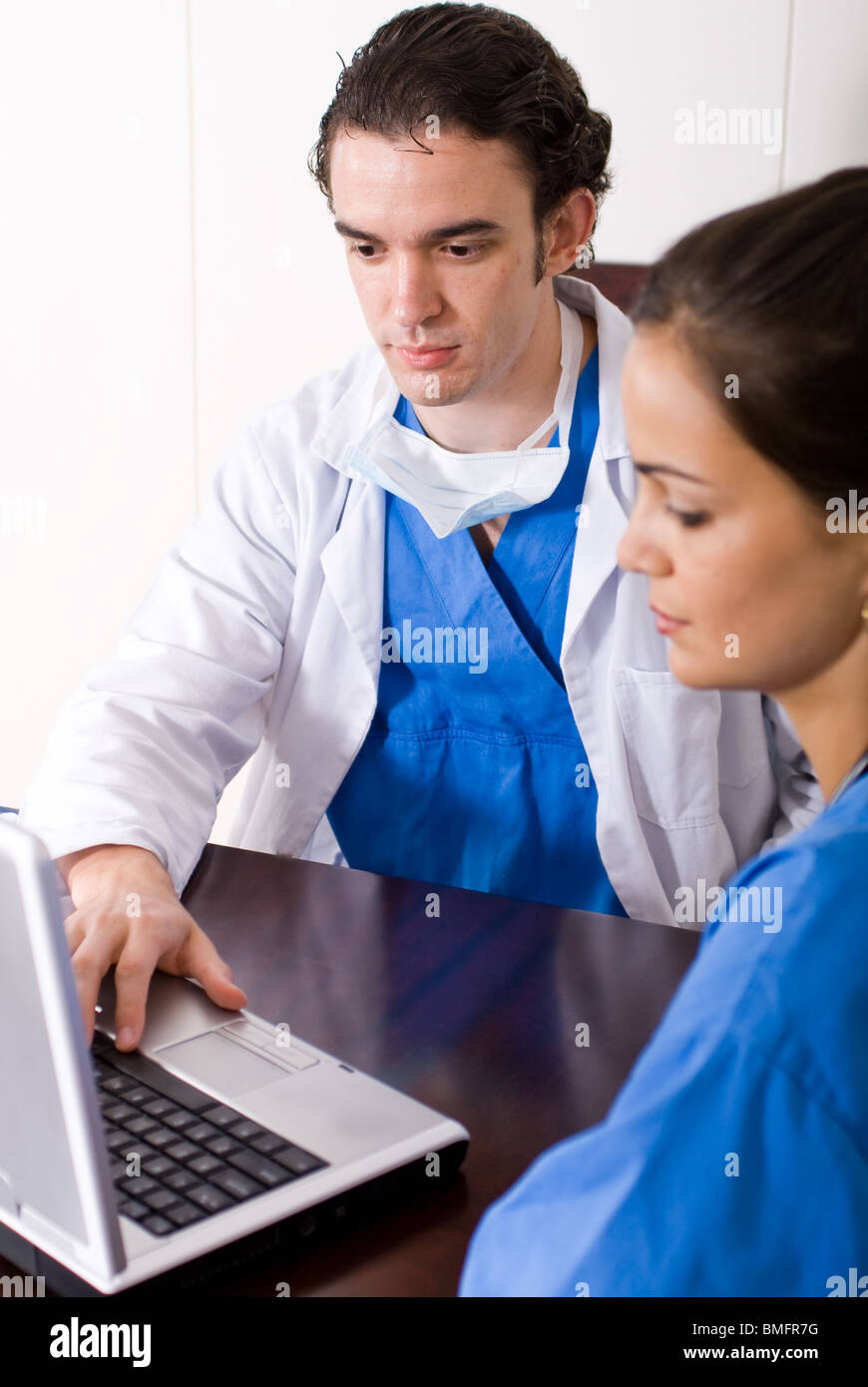 Nurse laptop patient hi-res stock photography and images - Alamy