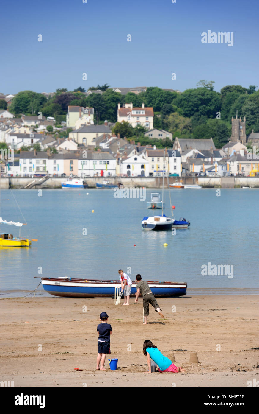 School Children Playing Cricket Uk High Resolution Stock Photography ...