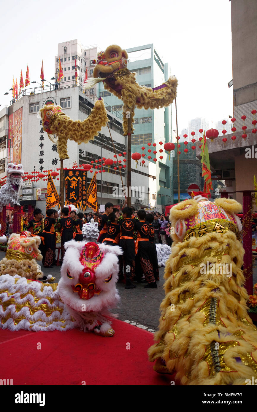 Lion dance during Spring Festival, Hong Kong, China Stock Photo - Alamy