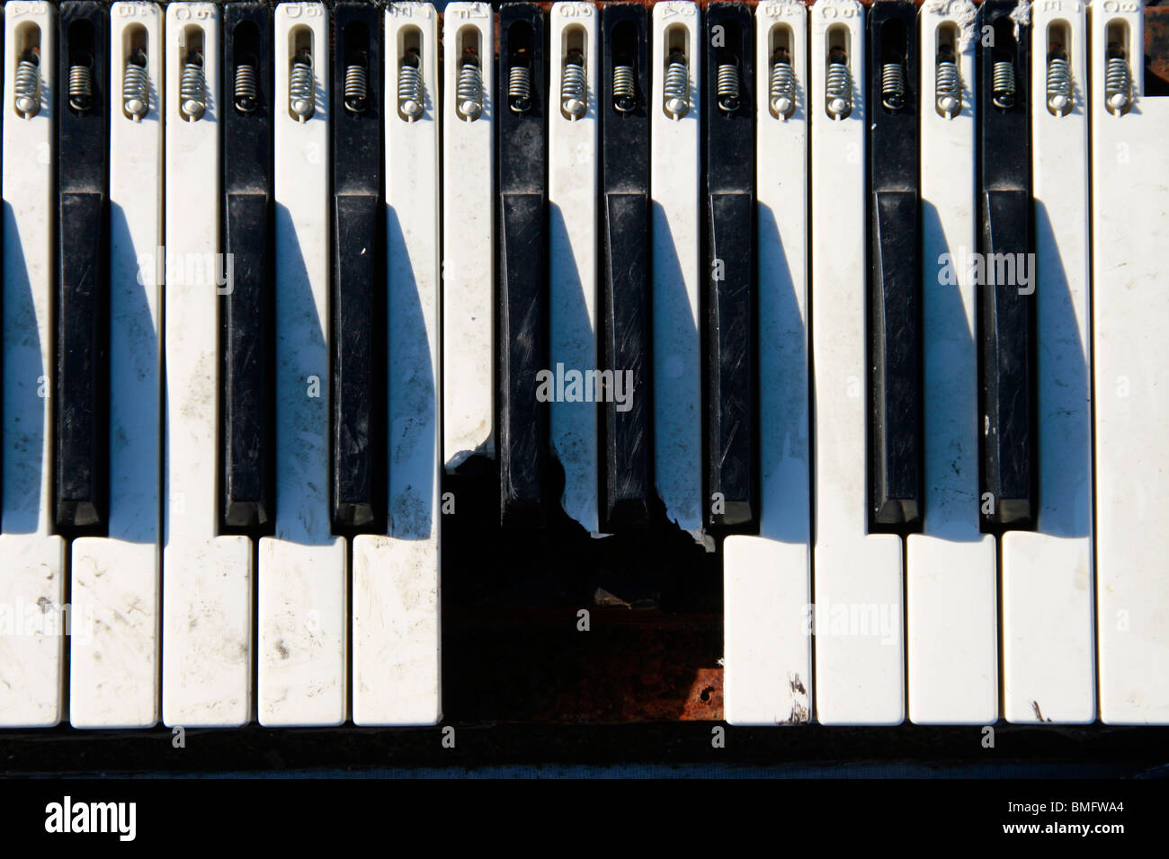 Old broken pianoforte hi-res stock photography and images - Alamy