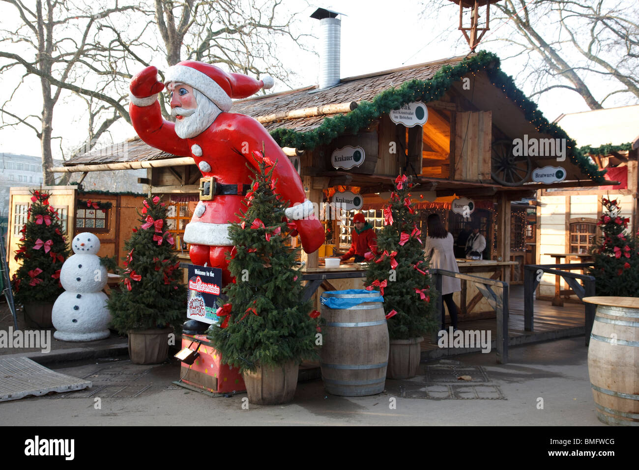 Winter wonderland london santa hi-res stock photography and images - Alamy