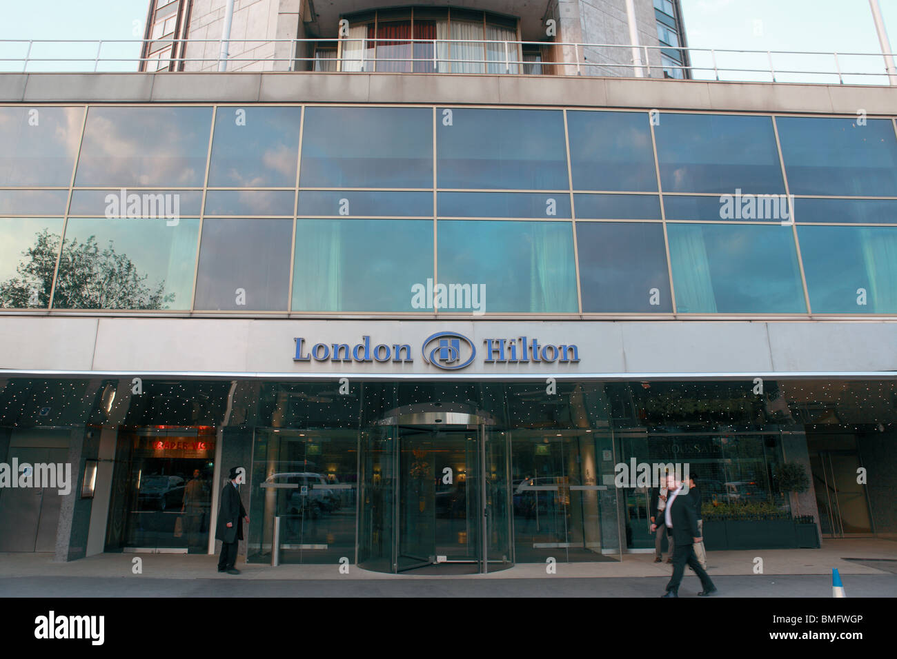 Hilton hotel london hi-res stock photography and images - Alamy