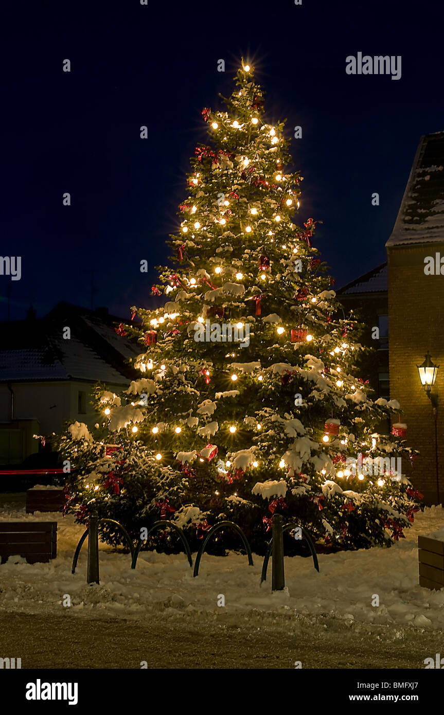 Advent tree hi-res stock photography and images - Alamy