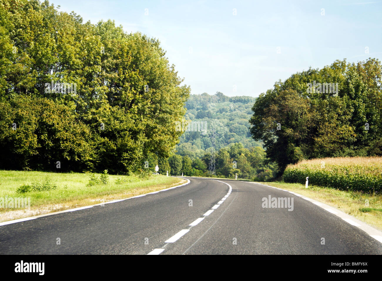 Picture of a empty highway Stock Photo - Alamy