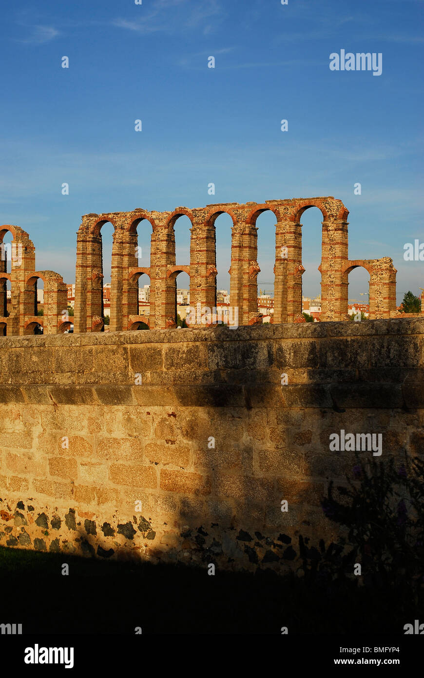Acueducto Romano de los Milagros. Merida. Extremadura, España. Roman ...