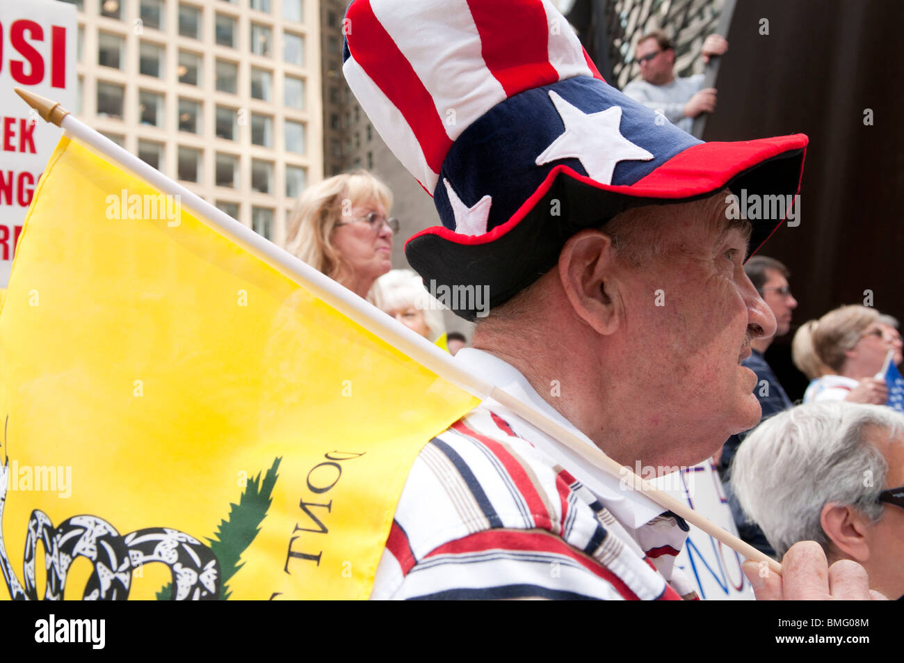 Members of the Illinois Tea Party movement rally at Chicago's Daley ...